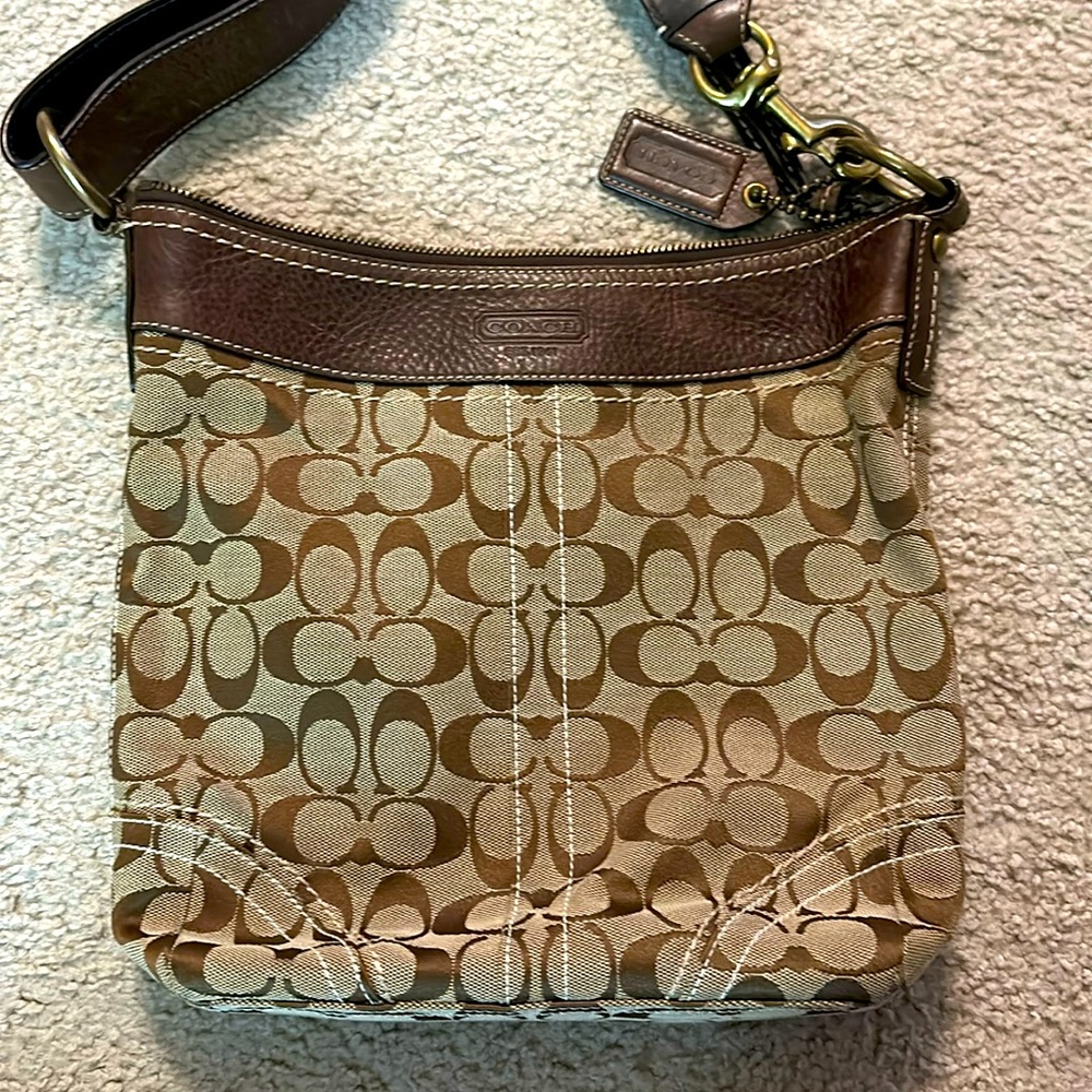 Coach Signature Collection - Duffle Adjustable Strap - Gem